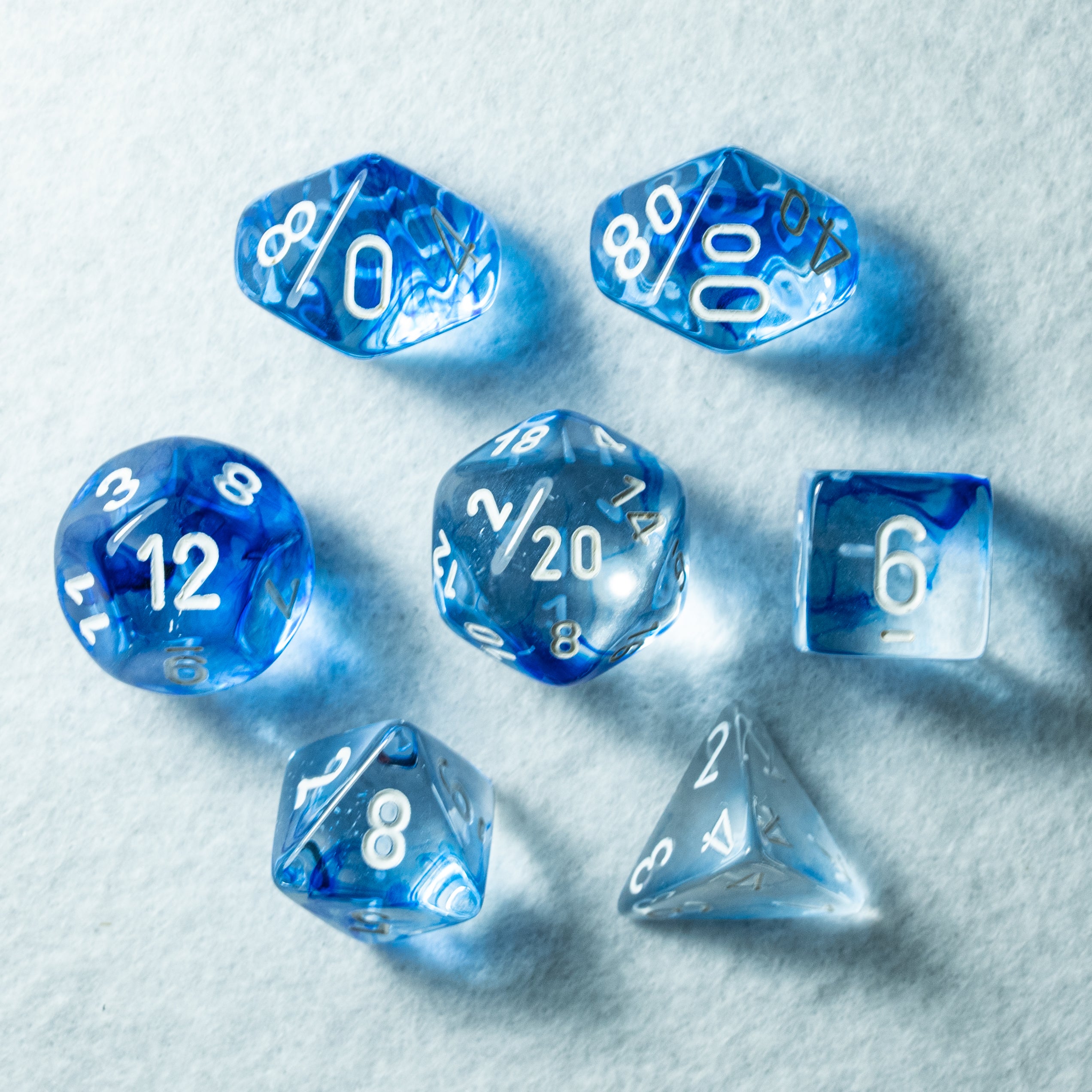 Nebula Bleu foncé / Blanc | Set de dés JDR